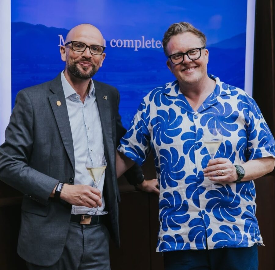 Drinking like Bond in Singapore - Olly Smith